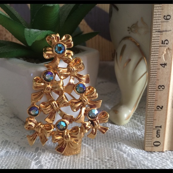 Avon | Jewelry | Avon Vintage Christmas Tree Pin Retired | Poshmark